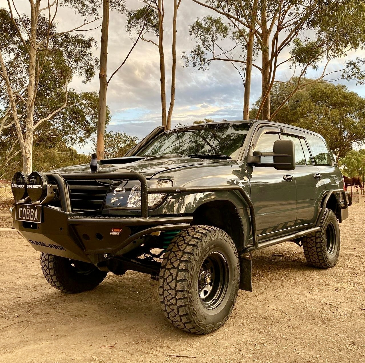 105 Series Raslarr Azza Style Bull Bar