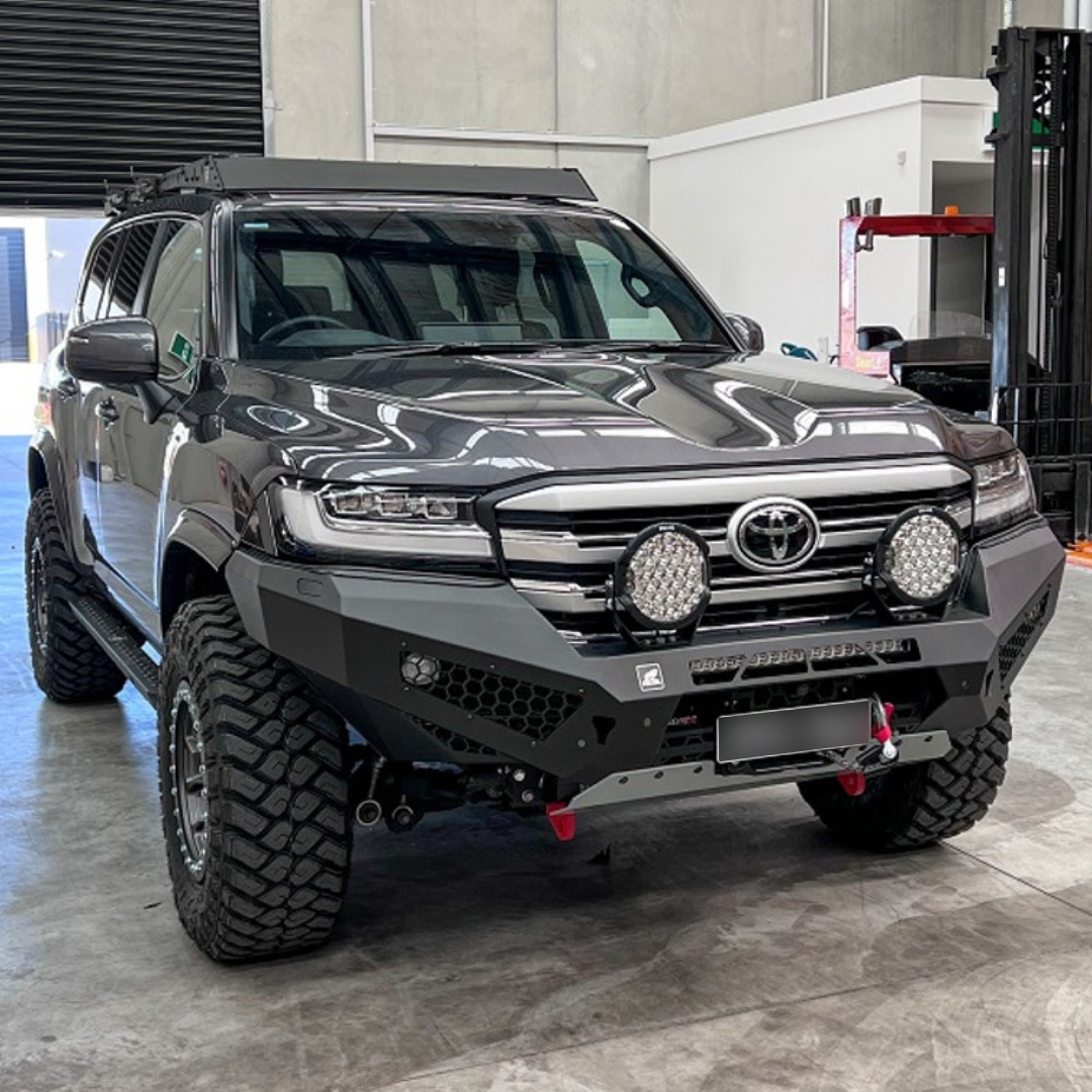 Toyota LandCruiser 300 Series | Predator Bull Bar