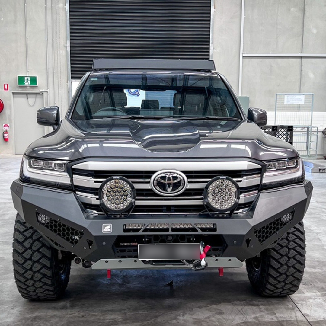 Toyota LandCruiser 300 Series | Predator Bull Bar